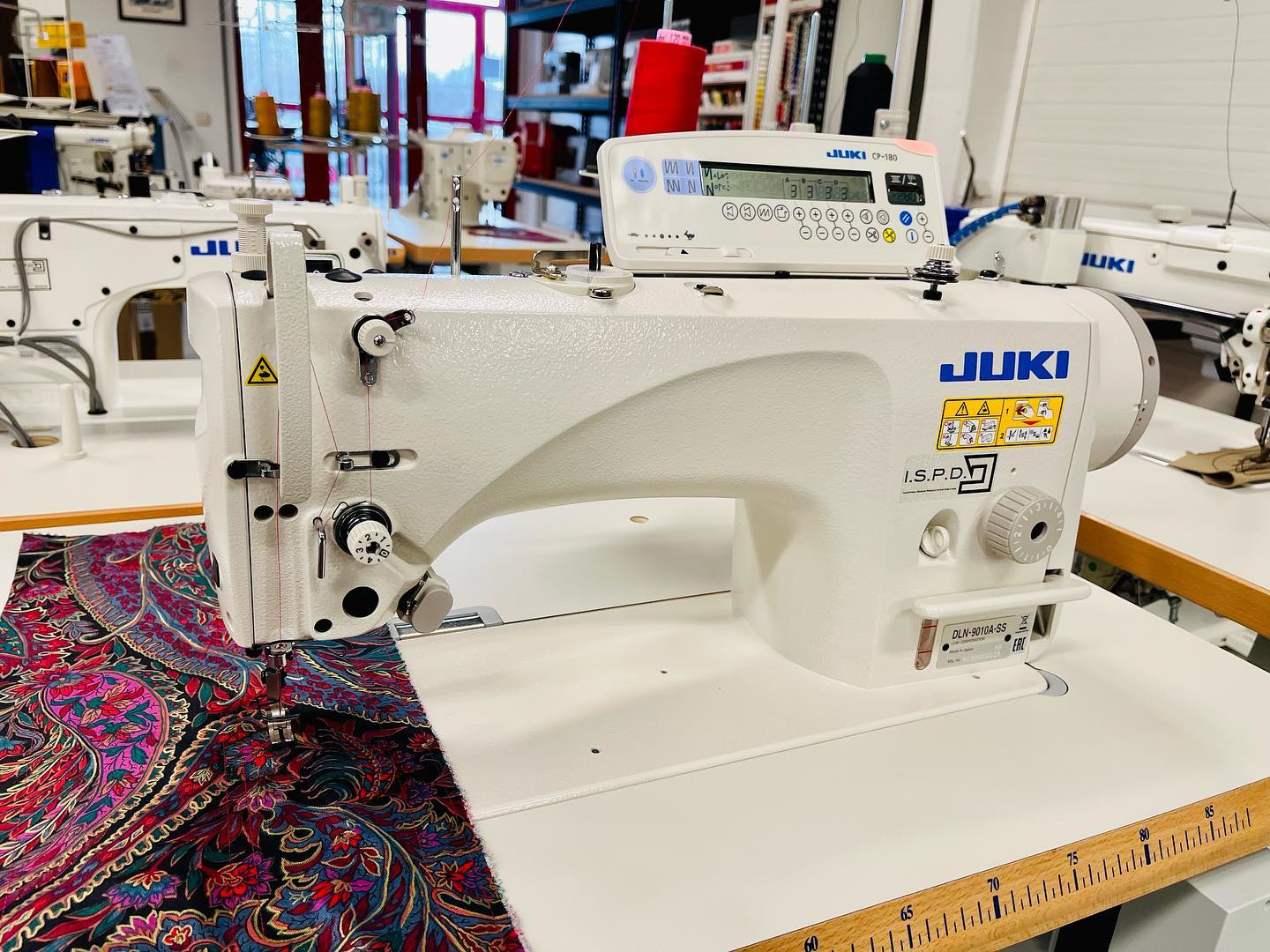 JUKI DLN-9010A - Naaldtransport snelnaaier - Ispd de naaimachine expert