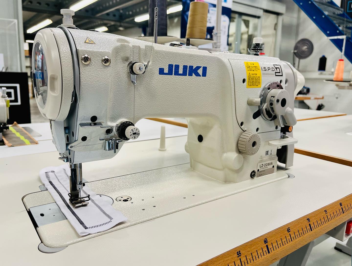 JUKI LZ-2280AB Zigzag Naaimachine – Industriële Kracht - ISPD