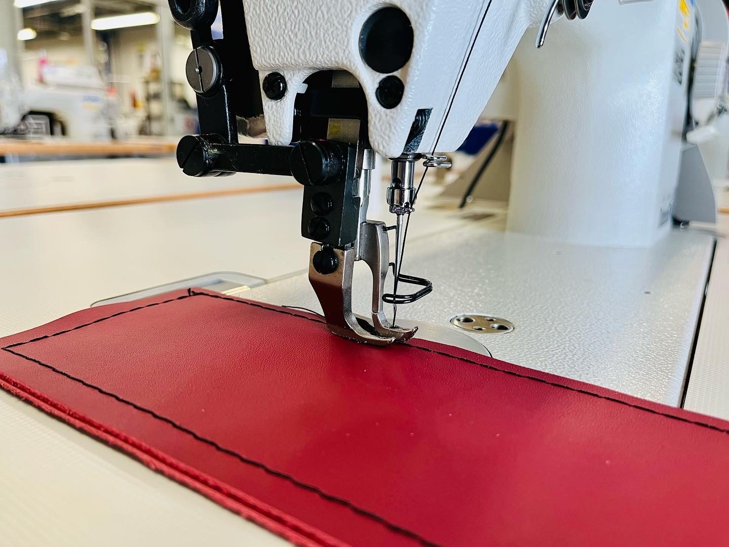 JUKI DU-1181N industriële naaimachine voor leder & zware stoffen